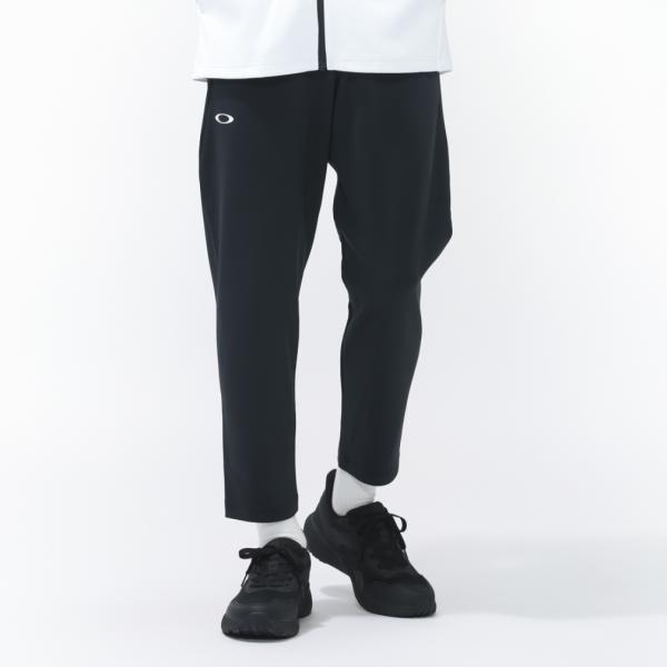 ◇滑らかな表層がもたらす心地よい肌触りと、肌面の点接触構造による卓越した吸汗速乾性を融合させた、最新鋭素材SYNCHRO FLEECE PANTS。 長年にわたる生地開発で培われたナイロンファイバーテクノロジーを基盤に、高度な機能性と緻密な...