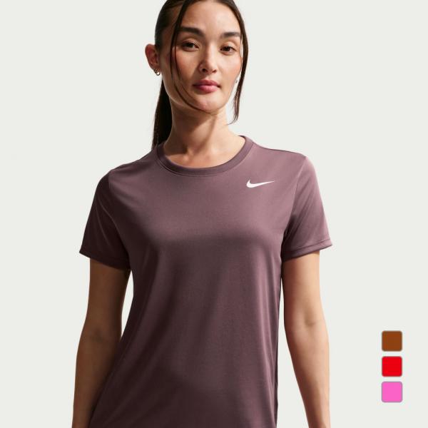 ◇ゆったりとしたTシャツでヒートアップ。 滑らかな素材が汗を逃がすので、ワークアウト中もさらりと快適な状態が持続します。 Nike Dri-FITテクノロジーが、肌から汗を逃がしてすばやく蒸発させ、さらりと快適な状態をキープ。 胴体からヒッ...