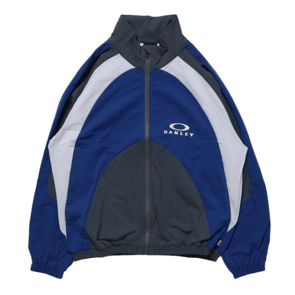 ◇イージーケア性に優れた新次元ジャージジャケット。 薄さと軽さに附随した速乾性はもちろん、適度な張り感がシーンを選ばず動き回る事ができるルーズシルエットを仕立てます。 エリプスからインスピレーションを得たブロッキングカッティングがストリート...