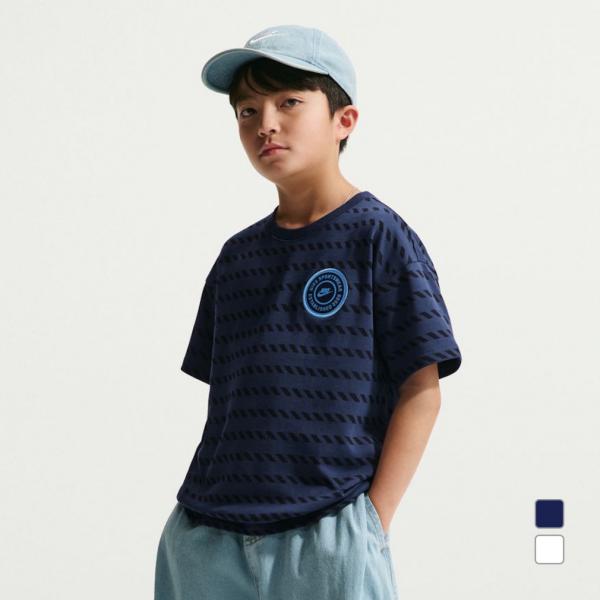 ◇贅沢な風合いと上質なドレープを備えた厚手のコットン素材を使用。 マックス90 Tシャツは、ドロップショルダーと長めの袖でゆったりとフィットするデザインです。 ■カラー(メーカー表記)： ネイビー(410：MIDNIGHT NAVY) オフ...