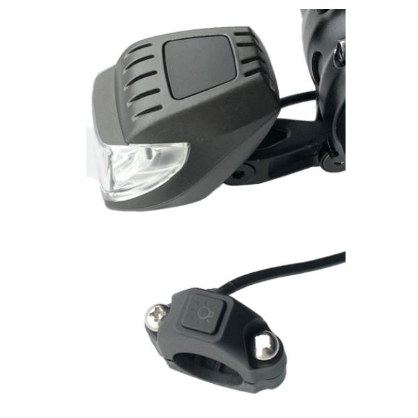 ”バッテリーから直接給電が可能で、軽量かつハンドル装着時の一体デザイン性も高い専用フロントライト。夜間走行にも十分なスペックの400 Lumens / 50Lux で、200度の広角照射で、高い視認性を確保します。ON/OFFスイッチ付き”...