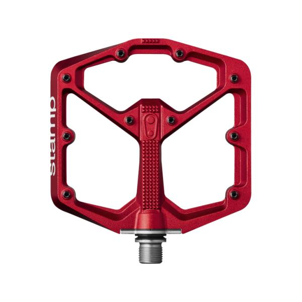 靴のサイズ、アウトソール面を分析し、異なるサイズの範囲に最適なペダルサイズを採用。43までのサイズの靴をご使用の方にお勧めです。ペダル踏み面を最大化しつつ、重量と障害物への接触を抑える形状と厚さ重量軽減と踏み面の安定性が向上する凹面プラット...