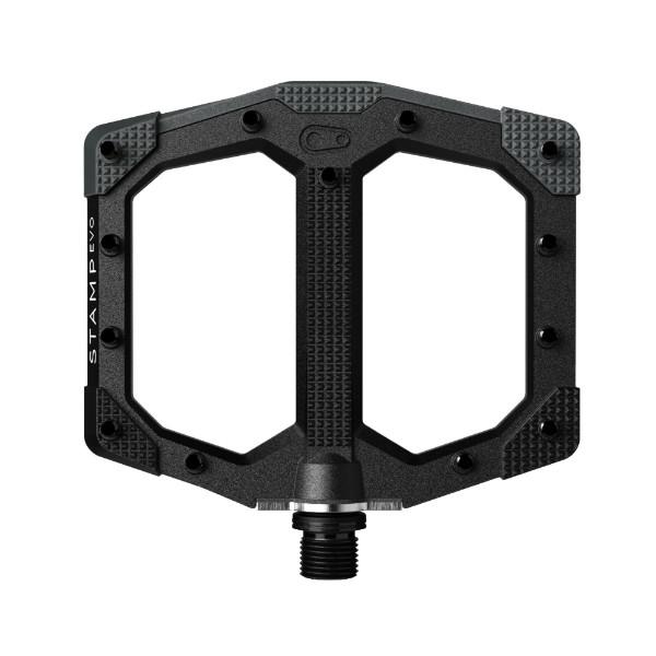 ●スタンプ7比20%ロングプラットフォームにより安定感のアップと長時間のライドにおける疲労を軽減●シューズサイズに合わせて選べる2種のペダルサイズ●シューズのホールド力を高めるコンケーブ形状を備えた極限まで薄いボディ（中心最薄部11mm、両...