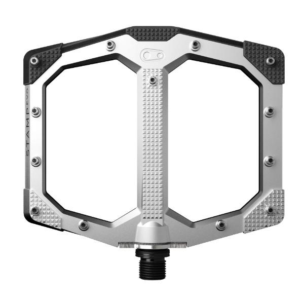 ●スタンプ7比20%ロングプラットフォームにより安定感のアップと長時間のライドにおける疲労を軽減●シューズサイズに合わせて選べる2種のペダルサイズ●シューズのホールド力を高めるコンケーブ形状を備えた極限まで薄いボディ（中心最薄部11mm、両...