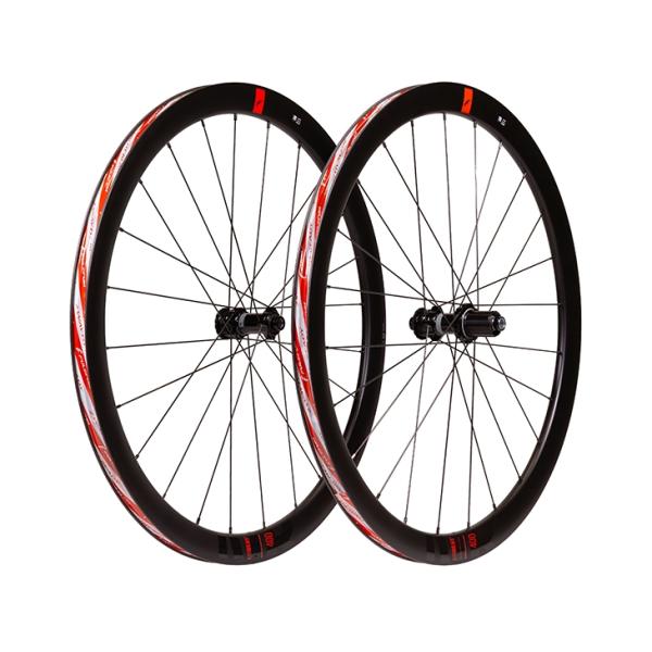 日本限定販売・数量限定かつて大好評のうちに完売・生産終了となったAIRBEAT 400 DBが日本限定カスタムモデルとして『200ペア限定生産』にて復活。AIRBEAT 400は、全てのFULCRUMホイールと同様に、卓越した走行性能のため...