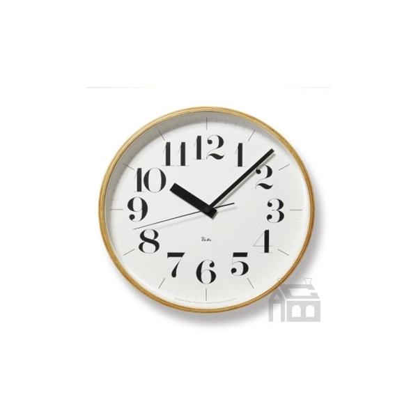 日本プロダクトデザイン界の巨匠、渡辺力による掛時計。このモデルはデザイナーズ時計としては珍しく、電波時計のムーブメントを採用しています。正確に時を刻むこと、表示された時間がはっきりと瞬時に読み取れること、そして美しいデザインであること。「R...