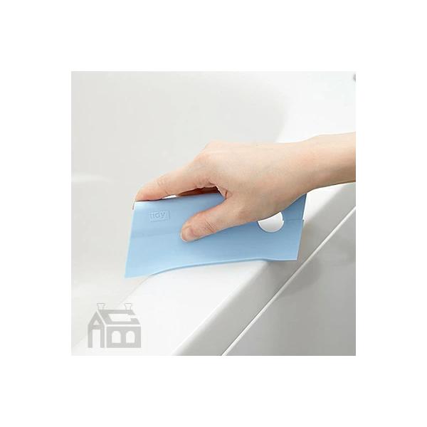 浴室や洗面台の壁、床、鏡などの水切り専用スキージーです。台所シンクや鏡、バスタブのフチなどの狭い場所の水切りに便利なミニタイプです。ゴムの先端で水滴をキレイに取り除きます。使わない時はタオルバーに掛けられ、場所を取りません。角にフィットする...