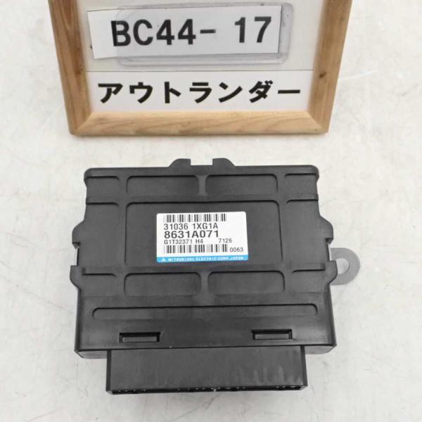 [管理番号] BC44-17　[05B-23][メーカー/車名] 三菱 / アウトランダー[初年度] 平成19年02月[型式] DBA-CW5W-XTXHZ3[エンジン/排気量] 4B12 / 2350cc[走行距離] 108830km[ミ...
