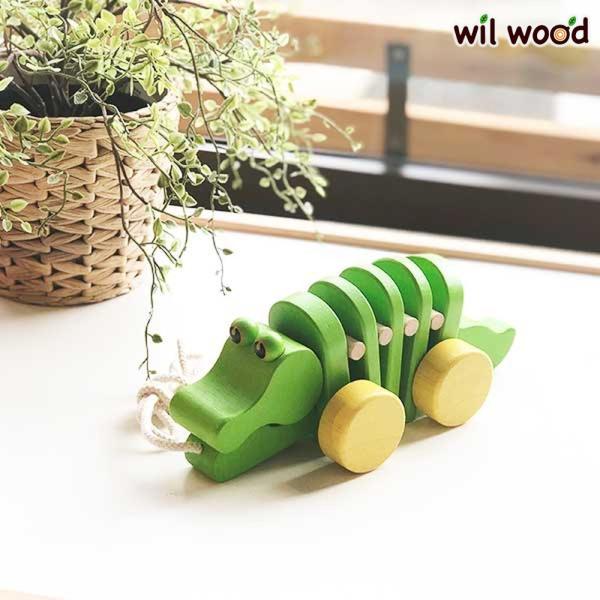 ダンシングアリゲーター踊るワニの愛らしい音と動き子どもたちにおもちゃを引っ張って楽しんでもらいましょう。おもちゃは手先の器用さを促進するのに役立ちます。■対象年齢18ヶ月頃から■商品サイズ9.5×24.5×10.0cm■備考※製品の仕様は予...