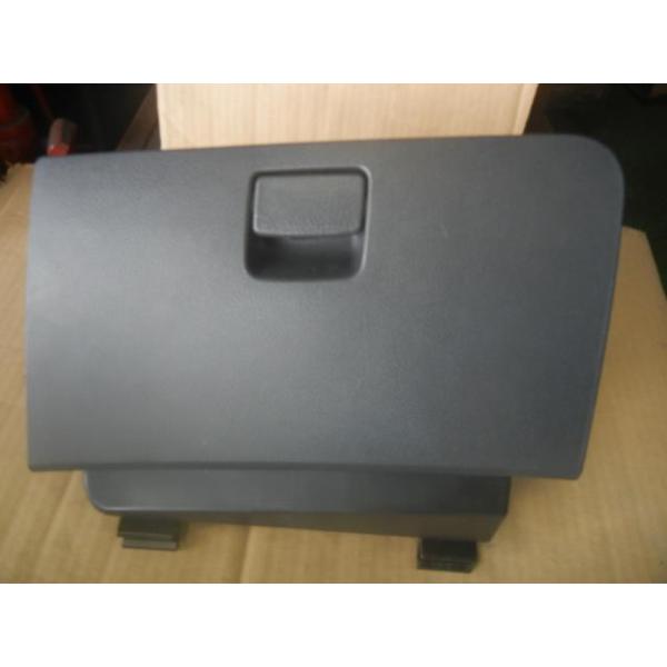 **** 商品説明を必ずご確認ください ****部品管理番号：000225031670210部品名：グローブBOX部品メーカー品番：73412-70K0部品区分：リサイクル品管理品番：205462車名：ワゴンＲ車両タイプ名：5ドアハッチバッ...