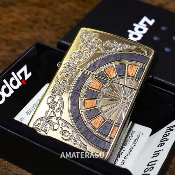 【品名】ZIPPO アンティークダーツ 真鍮古美 二面加工【製品詳細】ZIPPO社のオイルライターです。【カラー】金色の真鍮古美加工に木製パネルと表面エッチング（彫り加工）★新品：箱入り・ZIPPO永久保証書付き・ZIPPO正規品【製品説明...