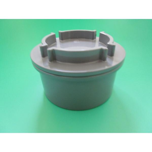 積水化学工業のＶＵ１００、ＶＰ１００用の掃除口です。色は、グレーです。