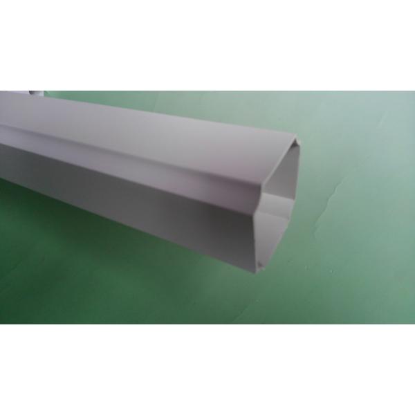 積水化学工業（株）のエスロン雨樋の部品です。色はホワイトです。