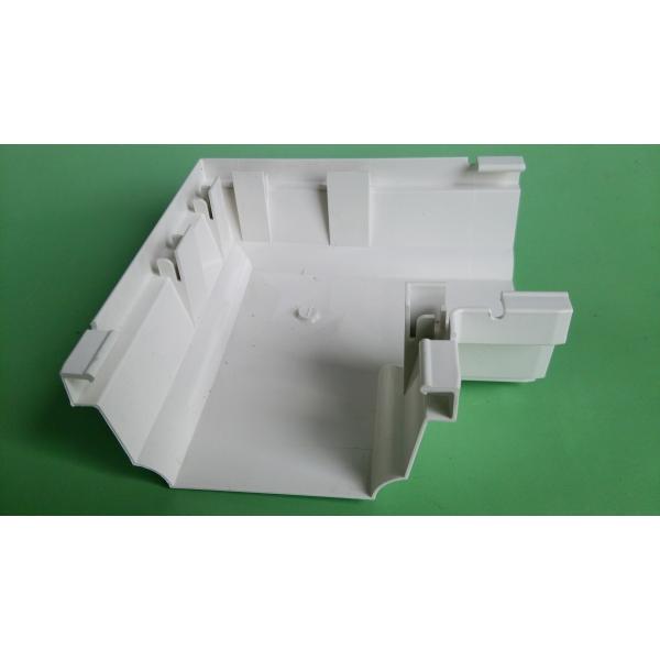 積水化学工業(株)エスロン雨樋のＸ７０の部品です。色は、ホワイトです。