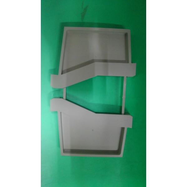 パナソニック雨樋の前高１３０ＷＩＤＥの部品です。色は、シルバーグレーです。