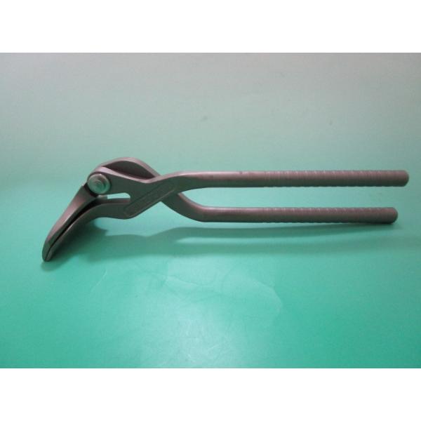 ＜本体の特徴＞ ・ツブシ作業が楽にできます。 ・握り部にはスリップ防止加工が施され滑りにくいです。 ＜材質＞ ・本体／ステンレス ・部品／ステンレス