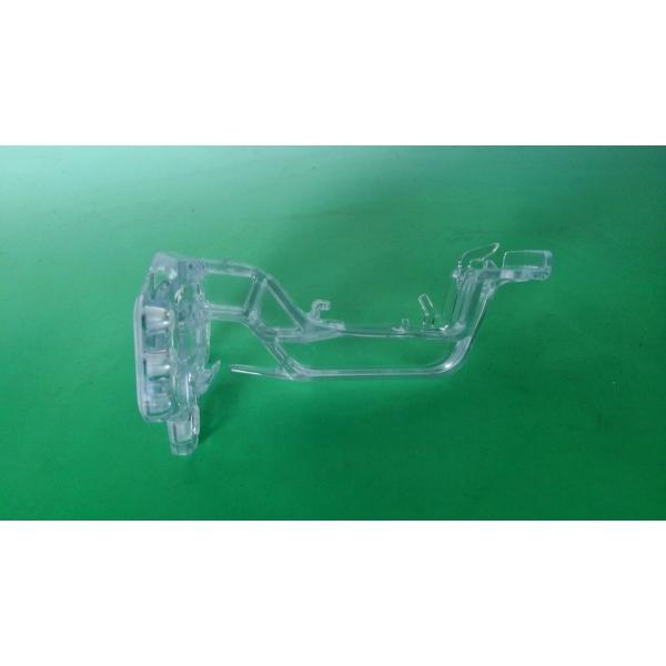 パナソニック(株)の雨樋でＰＣ５０（シビルスケア）とＰＧＲ６０（グランスケア）兼用の吊り金具です。ポリカーボネイトの高強度タイプです。勾配なしの１１ｍｍ出です。