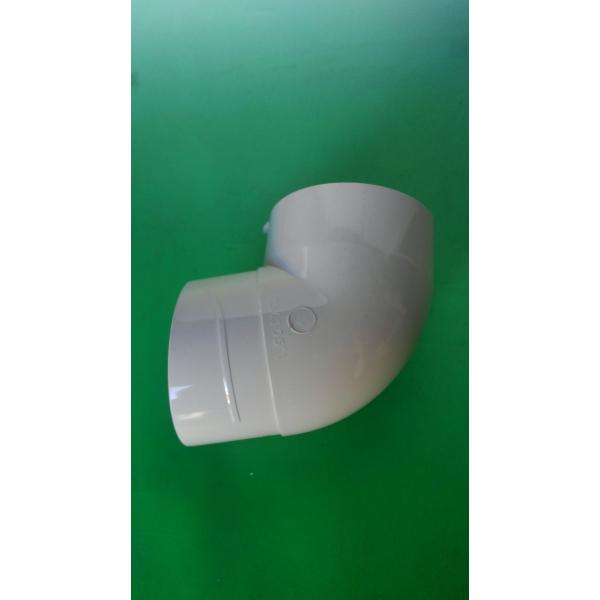 パナソニック(株)の雨樋で、たてとい７５系列の部品です。色は、ミルクホワイトです。