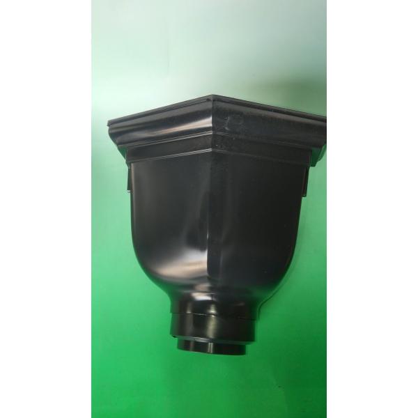 パナソニック(株)の雨樋で、アイアン丸１０５用の部品です。色はブラックです。