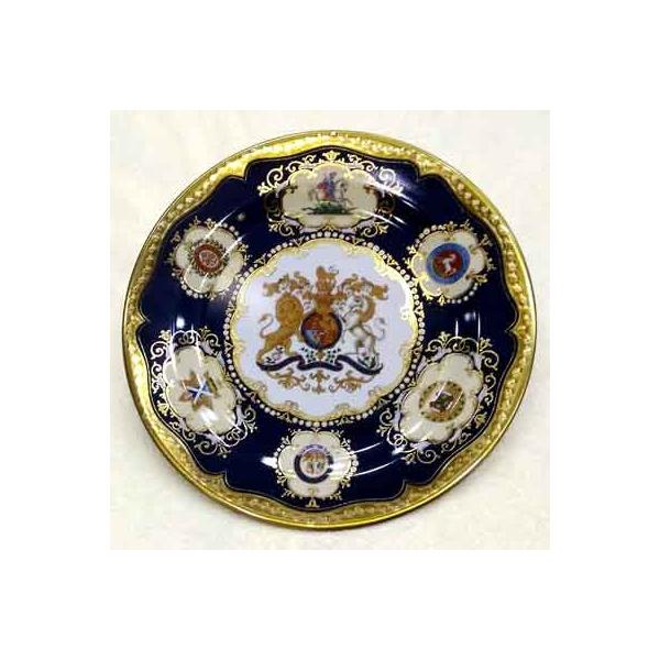 イギリス　エリートギフトボックス社製ブリキの絵皿です。ロンドン　ロイヤルコレクションに所蔵されている歴史的な美術品プレートの複製品です。裏面にはこのプレートのいきさつがプリントされています。リビングなど壁に飾ったり置いたりインテリアとしても...