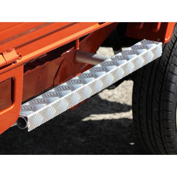 メーカー：J-NEXT 適合車種：ハイゼットトラック ジャンボ マイナーチェンジ前 マイナーチェンジ後適合型式：S500P／S510P材　　質：アルミ ※助手席側用発送詳細：お問い合わせください。※こちらの商品は受注生産になります。　納期は...