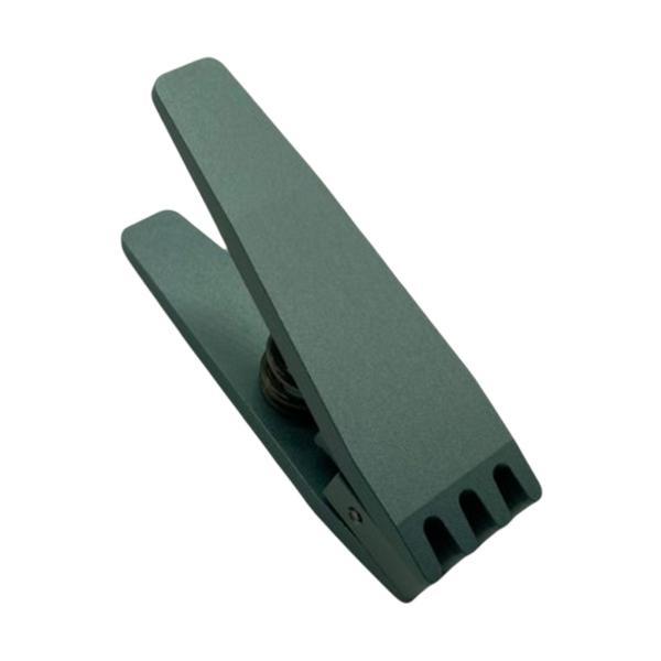 説明:素材:アルミ合金製で.耐久性.防錆性.軽量性に優れています.コンパクト:バネ仕掛けのフライングクランプは.バドミントンのストリングを損傷することなくしっかりと保持します.使いやすさ:バドミントンラケットをよりきれいにそして簡単にひもで...