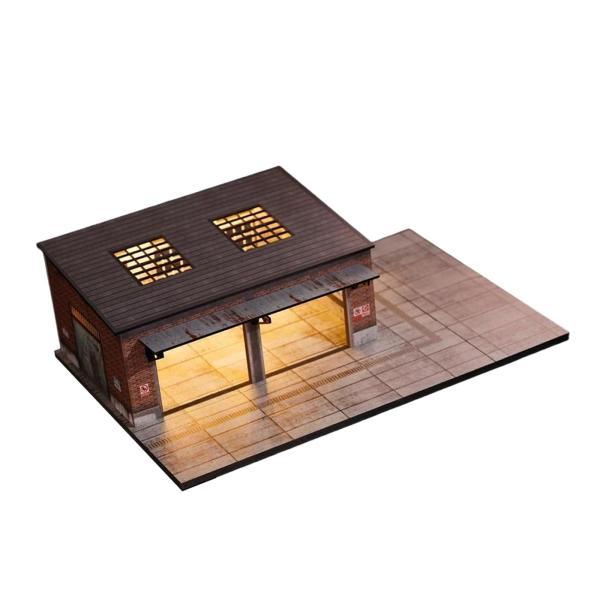 説明: [ユニークなデザイン]: 傾斜した屋根の古い倉庫のような外観が特徴で.1/64スケールのジオラマシーンにリアルな工業的魅力を加えます. [素材]: PP製で長持ちし.メンテナンスも簡単. [サイズ]: 20×23×9cm.スペースを...