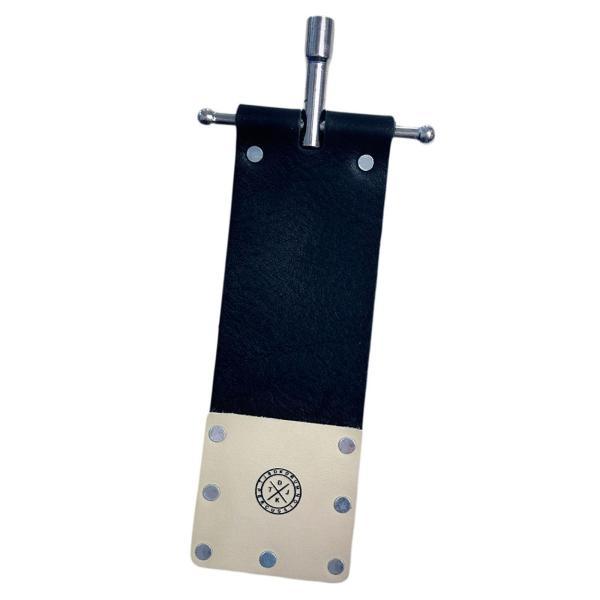 説明:[便利なアクセスデザイン]: ドラムミュートパッドのフリップカバーデザインにより.ドラムキーに簡単にアクセスでき.練習やパフォーマンス中に素早く便利に使用できます. [素材]: PUレザーと金属で作られたこのドラムダンピングパッドは....