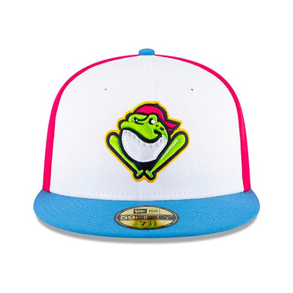 【海外正規店並行輸入商品】ニューエラの象徴であり定番の59FIFTY(FITTED CAP)モデルになります。約1cm刻みでサイズがある為男性(メンズ)、女性(レディース)問わず着用出来る帽子です。MiLB(マイナーリーグ)がラテン・ヒスパ...