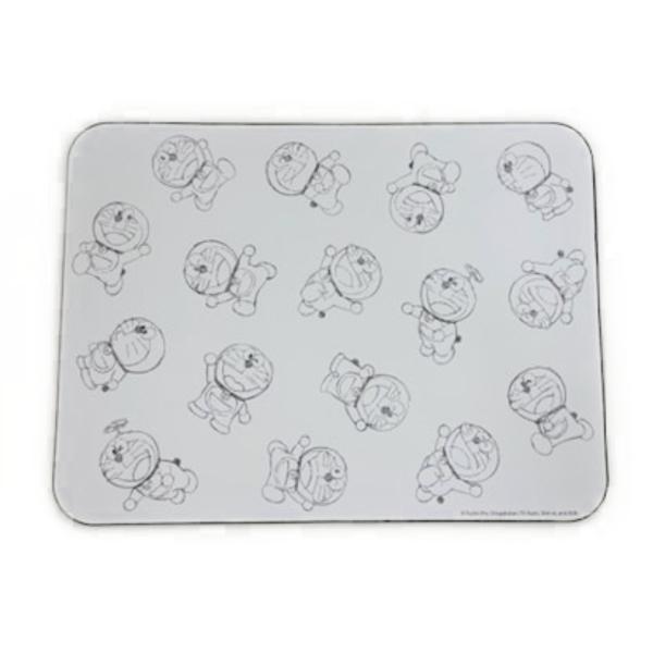 大人気キャラクタードラえもんのマウスパッド自宅は勿論会社でもお使い頂ける落ち着いたデザインですインテリアとしても映えますマウスパットとしてだけでなく小物置く敷物としても最適です厚みのあるハードタイプです■サイズ：約H200×W155×D4m...