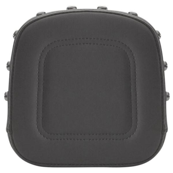 ■商品 EXPLORER-Special■適合 2018年以降ソフテイルモデル、1999年以降ツーリングモデルの純正シーシーバーに適合■備考 純正トライアングルブラケット（シッシーバーに付属）を使用したパッドマウント方式■サイズ 19cm ...