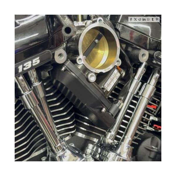 2017〜23年M-EIGHTモデルに適合（但し2023年FLHXSE、FLTRXSEは除く）カラー：ブラック素材：アルミニウム付属品：ステンレススチール製ボルト、フラットワッシャー、ロックワッシャーNAMZ CUSTOM CYCLE PR...