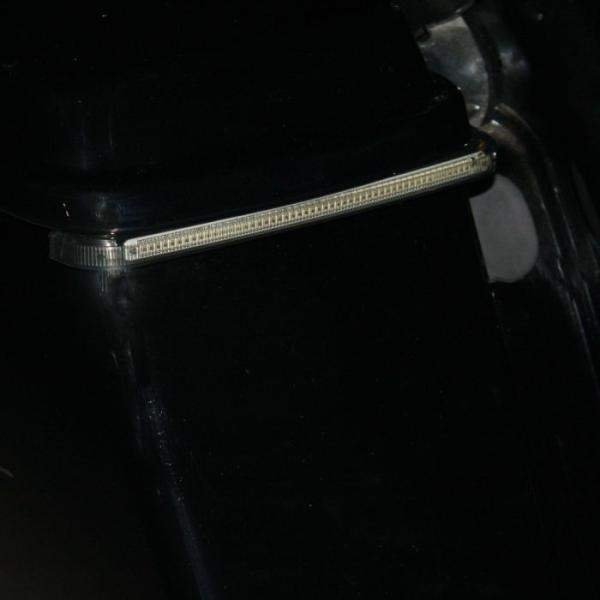 ■適合 1999〜13年FLHT、FLHTCU、FLHTCUL、FLHR、FLHRC、2011〜13年FLTRU、FLTRUSE、2006〜09年FLHX、1999〜09年FLTRに適合■カラー スモークレンズ■セット内容 左右セット■メー...