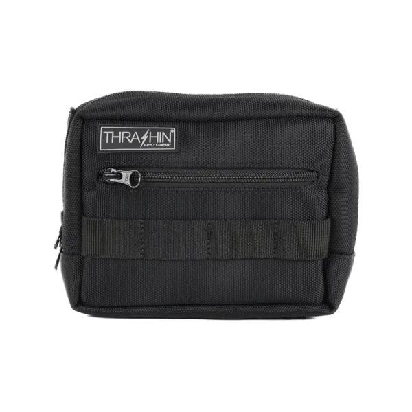カラー：ブラック適合：汎用品サイズ：幅17.7cm 高12.7cm 奥8.2cm素材：1680バリスティックナイロンTHRASHIN SUPPLY(スラッシンサプライ)ハーレー カスタムパーツ / ハンドルバーバッグ / THB-0005