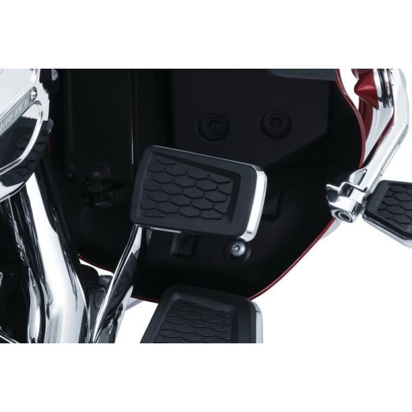 ■適合 2015年以降XGモデル、1984〜17年FXソフテイルモデル、1993〜17年ダイナモデルでフォワードコントロール装着車に適合 (但しXG750Aを除く)■カラー サテンブラック■素材 アルミニウム/ラバー■メーカー Kuryak...