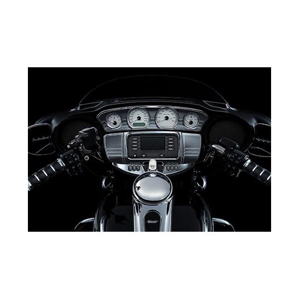 2014〜25年FLHT、FLHXモデルに適合（但し2023年以降FLHXSE、2024年以降FLHX/Uは除く）カラー：クロームKuryakyn(クリアキン)ハーレー カスタムパーツ / ゲージ＆ベゼル / インナーフェアリングアクセント
