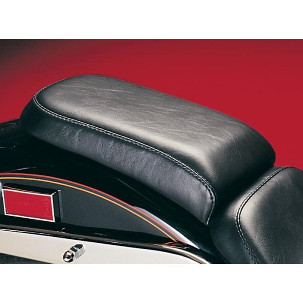 ■商品 SMOOTH■適合 1984〜99年ソフテイルモデルで、ベアボーン(品番：DS904200、DS905912)ソロシート装着車に適合※FLSTNモデルにピリオンパッドを装着する場合、ラゲッジラックを取り外す必要がございます。■メーカ...