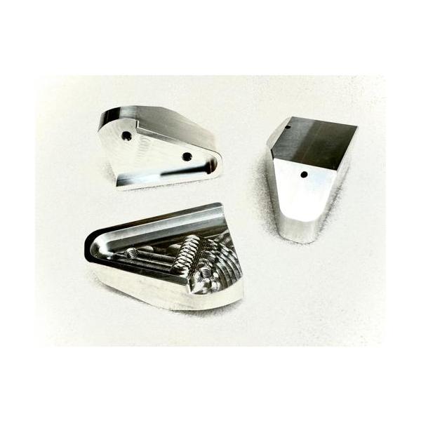 2022年以降FXLRS、FXRST、FXLRSTに適合取り付けには穴あけ加工が必要となります。1インチアップシルバー本体、ハードウェア6061-T6アルミニウムビレットBUNG KING(バングキング)ハーレー カスタムパーツ / キック...