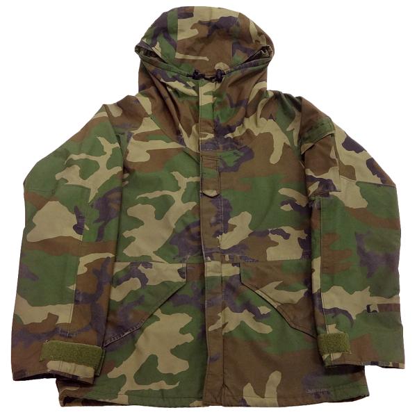 US ARMY ECWCS Gen1 ゴアテックスカモパーカー1素材表生地100％ ナイロン(ゴアテックス)裏生地100％ナイロンサイズ S胸回り110cm着丈68cm袖丈82cm(ラグランスリーブ)※サイズは計り方により多少異なります。ご...