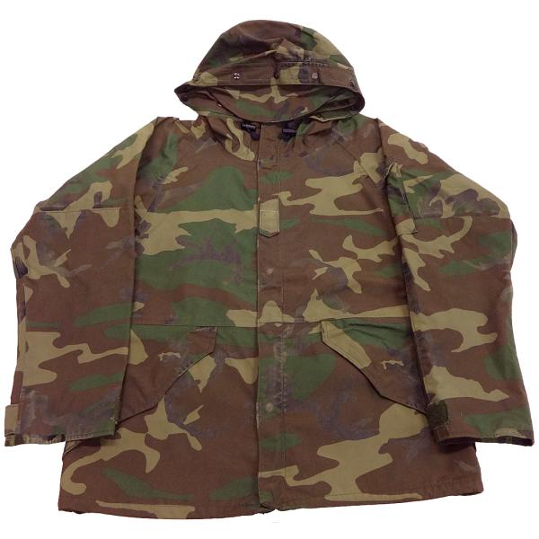US ARMY ECWCS Gen1 ゴアテックスカモパーカー4素材表生地100％ ナイロン(ゴアテックス)裏生地100％ナイロンサイズ M胸回り122cm着丈77cm袖丈88cm(ラグランスリーブ)※サイズは計り方により多少異なります。ご...