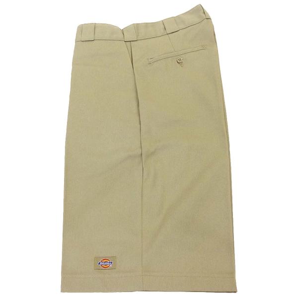 (並行輸入商品)生産国：ホンジュラス素材：ポリエステル65％　コットン35％サイズ30インチ：ウエスト78cm　ワタリ35cm　スソ幅31cm　股上32cm　股下33cm32インチ：ウエスト83cm　ワタリ35cm　スソ幅32cm　股上33...