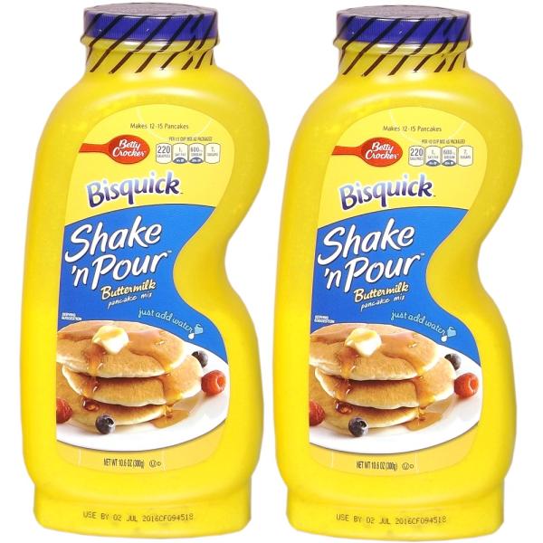 水を入れてシャカシャカと振るだけでパンケーキ生地のできあがり。フライパンに直接生地を注いで焼けるので、生地の準備にはボールも何も必要ありません。バターミルク入りで、ふんわり軽い焼き上がりのパンケーキが出来上がります。