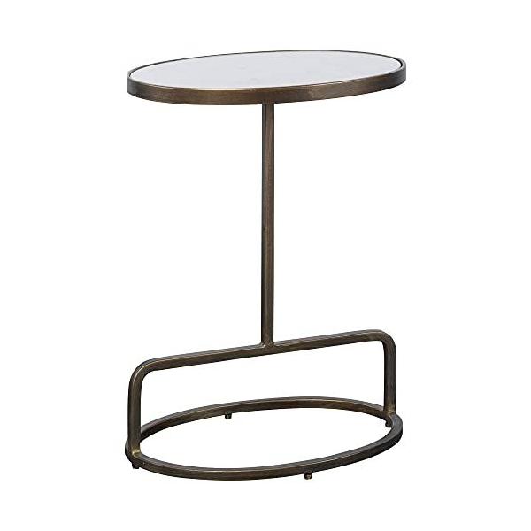 すっきりとしたラインのデザインが特徴のこのアクセントテーブルは、楕円形の研ぎ澄まされた白い大理石のトップがはめ込まれ、アンティークのブラッシュドゴールドで仕上げられた手で鍛造された鉄のベースで支えられています。天然素材の性質に忠実で、各部分...