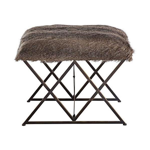 Uttermost ベンチは、プレミアム品質の素材とユニークなハイスタイルのデザインを組み合わせています。ぬいぐるみの動物にインスピレーションを得た、鉄のアーガイルレッグの上にある茶色の色調のフェイクファー。着用したブラックにゴールドのアク...