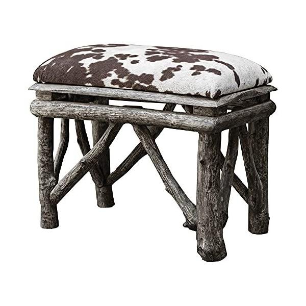 Uttermostのベンチは、プレミアム品質の素材とユニークなハイスタイルのデザインを組み合わせています。チョコレートとミルキーホワイトのハイドプリントの豪華なベルベットシートを備えた、無垢のチークフレームに風化した流木仕上げ。高度な製品エ...