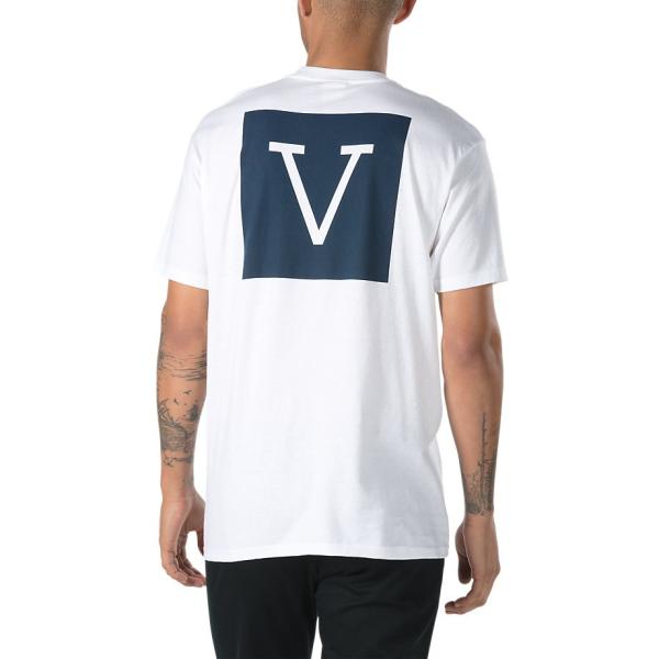 ■商品説明「VANS」1966年南カリフォルニア・アナハイム、ポール・ヴァン・ドーレンによってカジュアルフットウェアとアパレルの製造業者として創業され、さまざまなエクストリーム系スポーツをサポートする老舗メーカー。VANSの半袖Tシャツです...