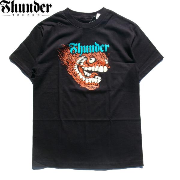 ■商品説明「THUNDER TRUCKS」1986年創業、DELUXE DISTRIBUTION 傘下でサンフランシスコ発信の老舗トラックブランド THUNDER TRUCK（サンダー トラック）。THUDER TRUCKSの半袖Tシャツで...