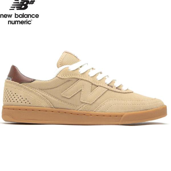 ■商品説明ニューバランスのスケートラインNUMERICからNM574のご紹介。ブランドの顔ともいえる「574」をスケート仕様へアップデートさせたモデル。着地時の衝撃を分散させるヒール部のアーチ型の凹み、内部補強で耐久性を高めたトゥエリア、ク...