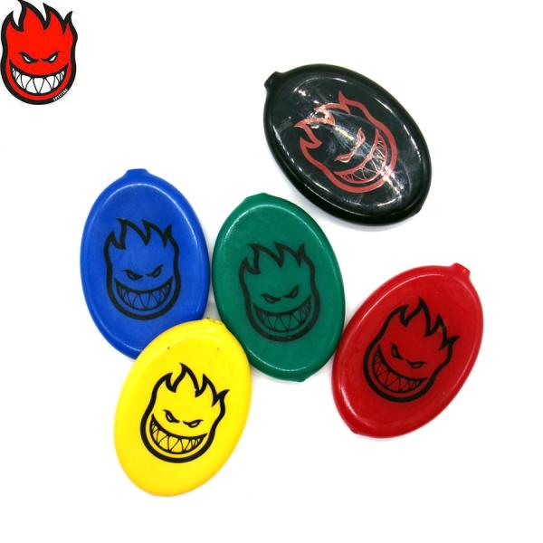 ■商品説明サンフランシスコの老舗ウィ―ルブランドSPITFIREのラバー製コインケースです。■素材ラバー■サイズ縦約8cm,横約5cm※サイズについて・・・サイズは入荷した商品のうち1点を実寸で計り表記しております。同商品、同サイズの物でも...