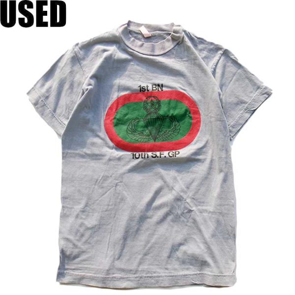 ■商品説明ミリタリープリント物のスペシャルフォース第10部隊半袖Tシャツになります。経年による色あせはありますが目立つ汚れやダメージは無く状態の良い一着です。■素材コットン100%■サイズL(着丈約62cm, 肩幅約41cm, 身幅約49c...